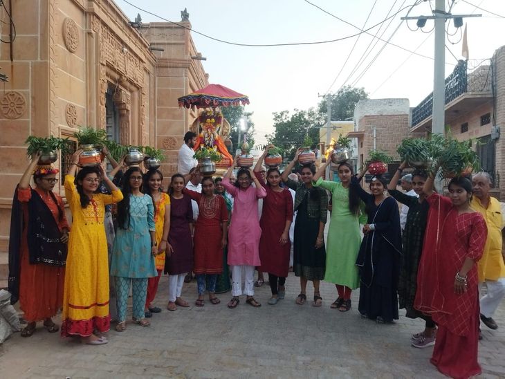 Annual Brahmotsavam is going on in Venkatesh temple of Mundwa | शेष ...