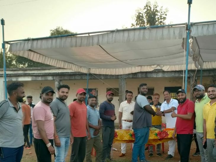 Railway and Sahyog Foundation won the match in the railway stadium ...