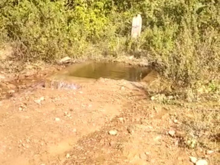 Pipeline leakage from Madhavnagar to ACC Colony Road for a week ...
