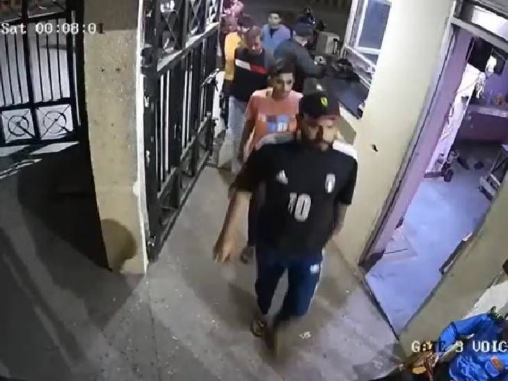 Bank officer assaulted in housing society VIDEO The boys entered the society without entering ...