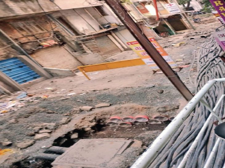 Hawkers Zone, behind in smart road, 35% work in LED light, Gopal Mandir ...