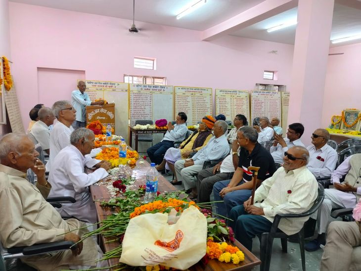 Diwali affection meeting ceremony of Senior Public Service Committee ...
