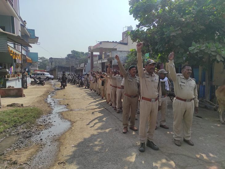 The forest workers who came out in the Charanwadi of Sewal raised ...