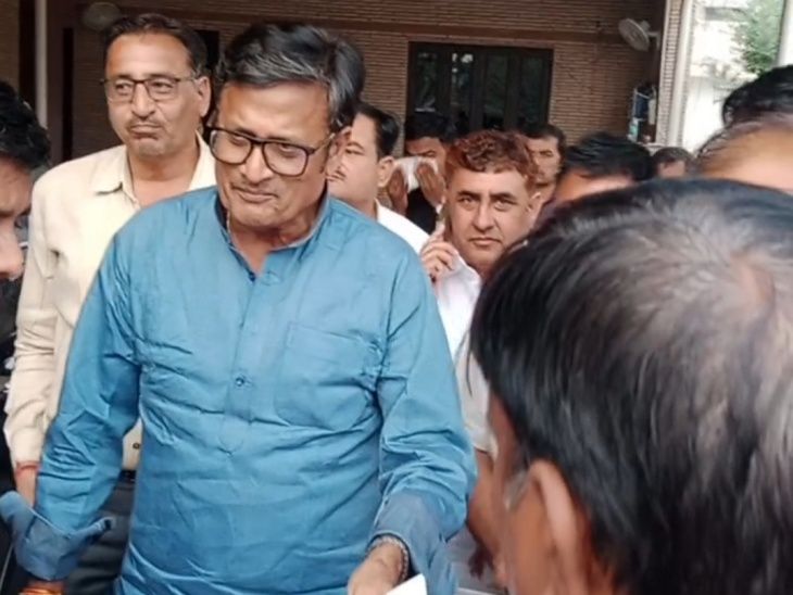 Rajendra Rathod targeted on the demand of Congress government ministers ...