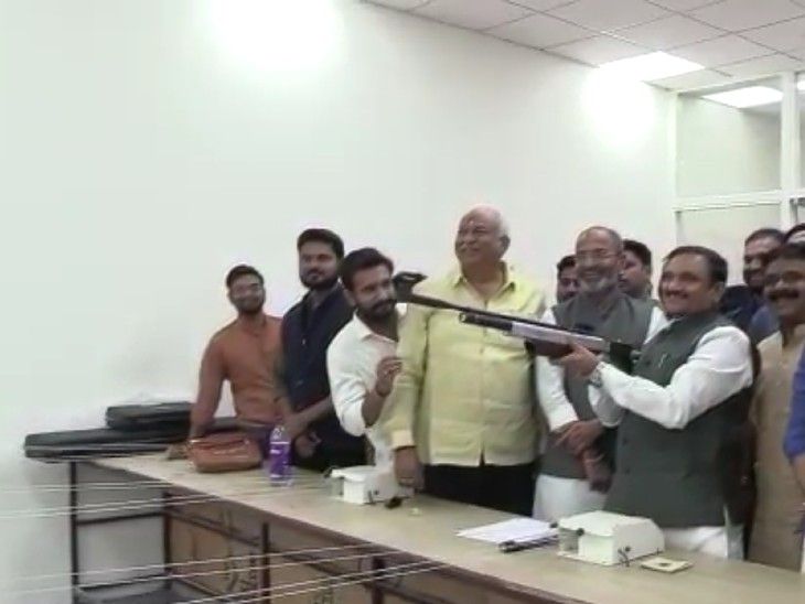 Taking an air gun in the shooting range, tell whom should I turn, try ...