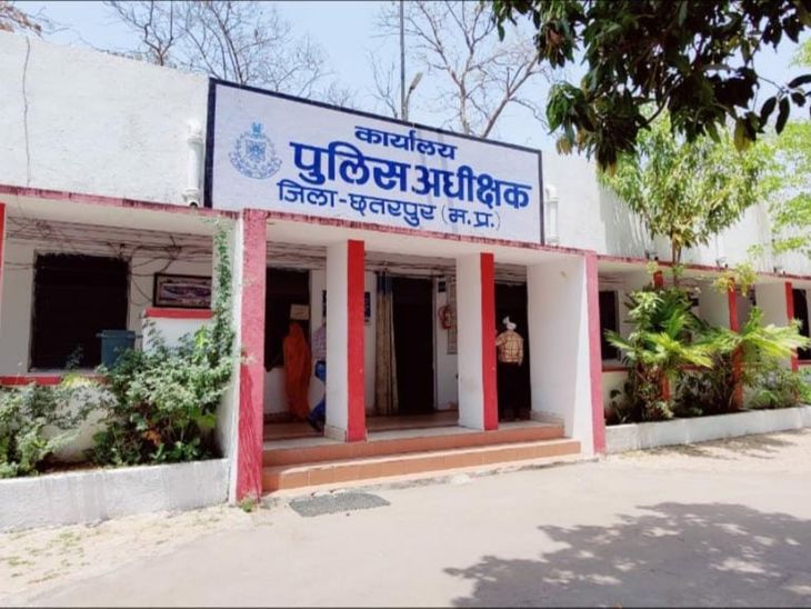 2 police officers suspended, police were accused of beating up a minor ...