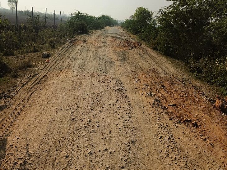 Isarda to Mahapura road to be built at a cost of 8 crores | पुरानी सड़क ...
