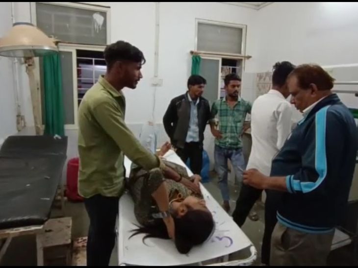 Bike and tractor collide, father's leg chopped off, daughter injured ...