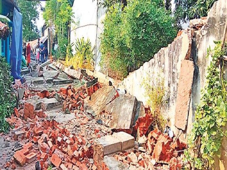 Four bikes and material buried in the debris of Kamala Gudakhu factory ...