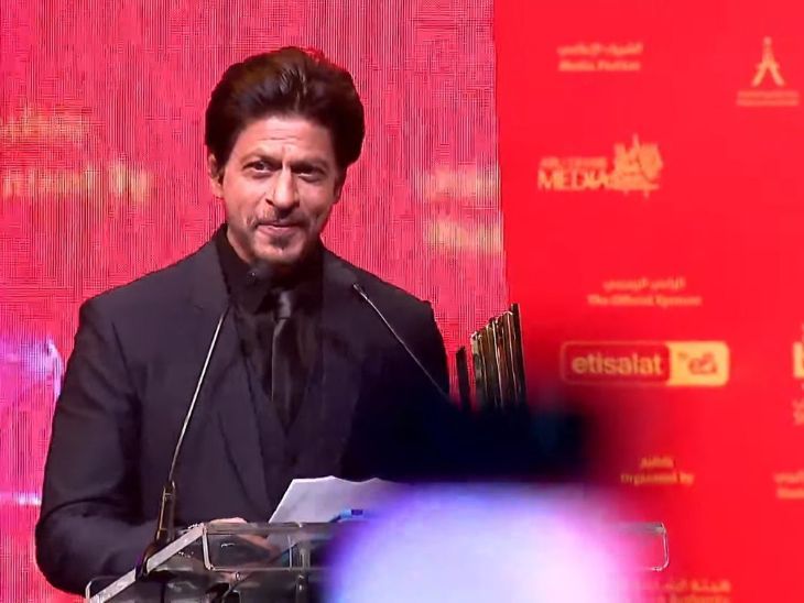 Shahrukh Khan honored with the Global Icon Award of Cinema in UAE, got ...