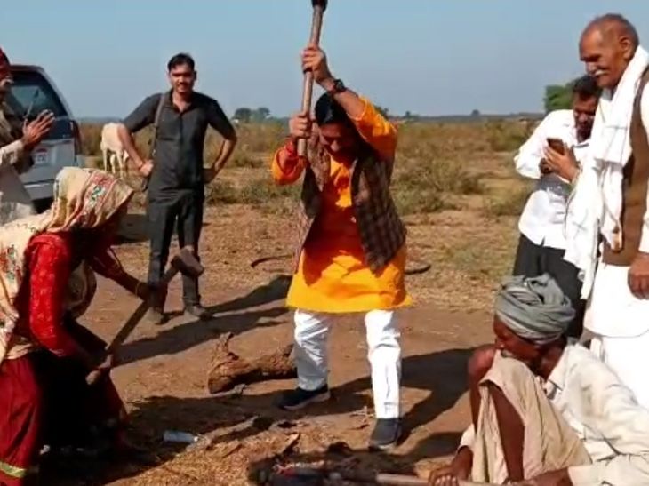 Pohri MLA met Lohpita family during the assembly tour, sweated together ...