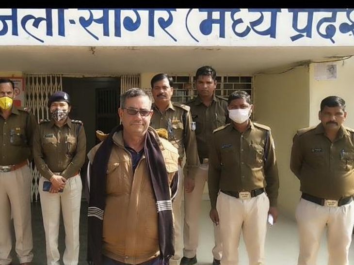 Answer sought from the then police station in-charge and constable of ...