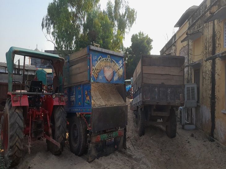 Seized overloaded tractor ran away with tolly from Justana village of ...