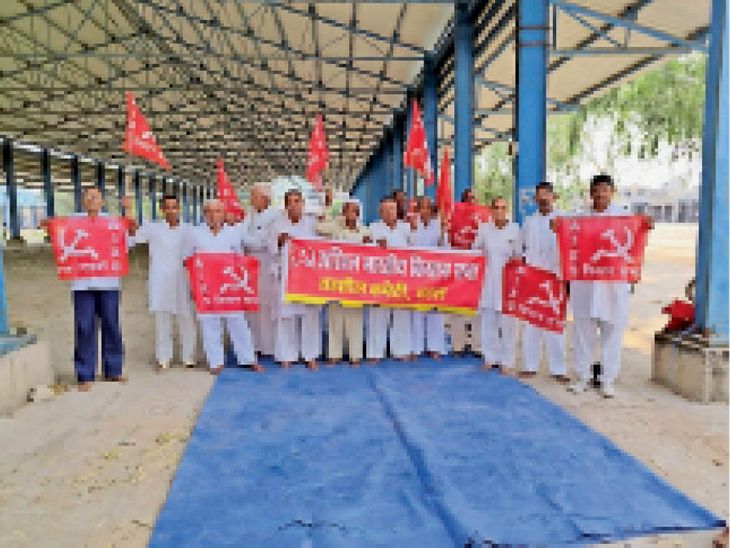 Flag hoisted in Bahl Tehsil and Anajmandi, Obra Chowk and Chahar Kalan ...