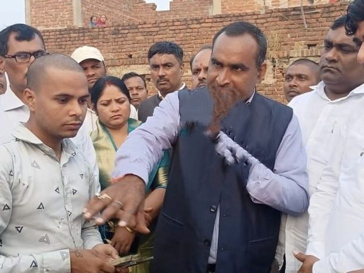 MLC Shravan Kushwaha gave 50 thousand, Tejashwi Yadav spoke on the ...