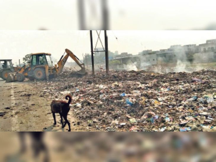 Poisonous city air! Toxic phosgene gas coming out of garbage being set ...
