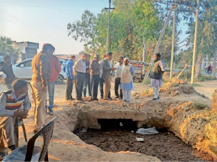 The MLA saw the condition of Dadwa Dairy Complex, said - Pipeline will ...