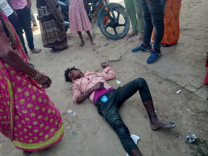 Bolero collided with a bike in Muhammadabad Gohna Two people seriously ...