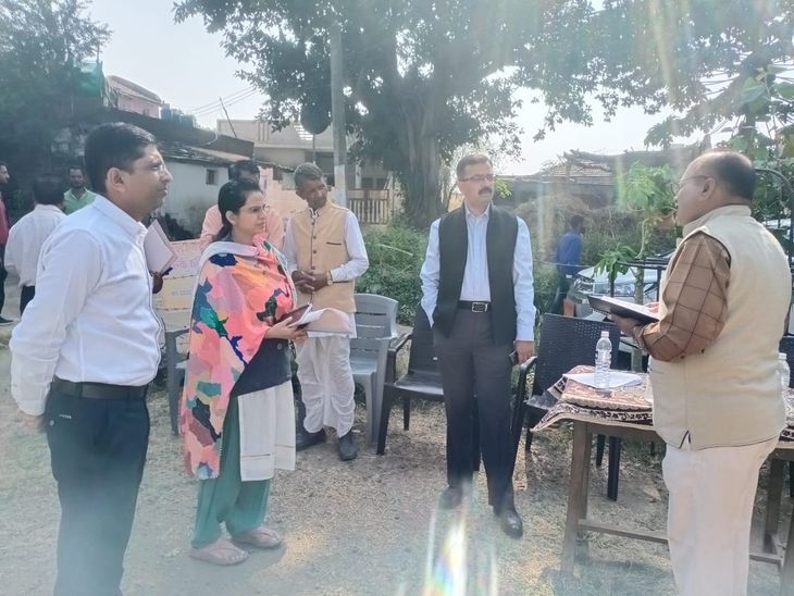 Inspection of revision activities at polling stations