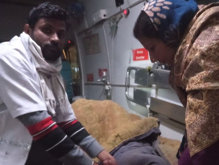 Woman gave birth to a son in 102 ambulance in Amroha, both mother and ...
