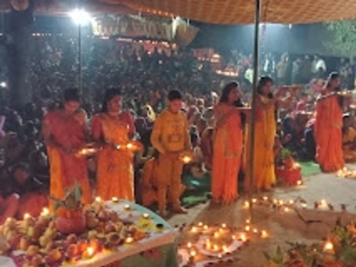 The company of Deep Daan and Bhandare ended, story tellers came from ...