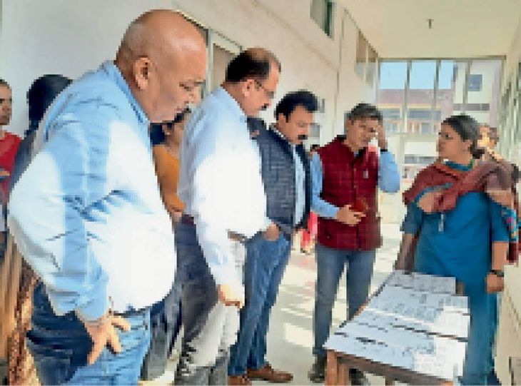 42 girl students understood the nuances of painting and calligraphy in ...