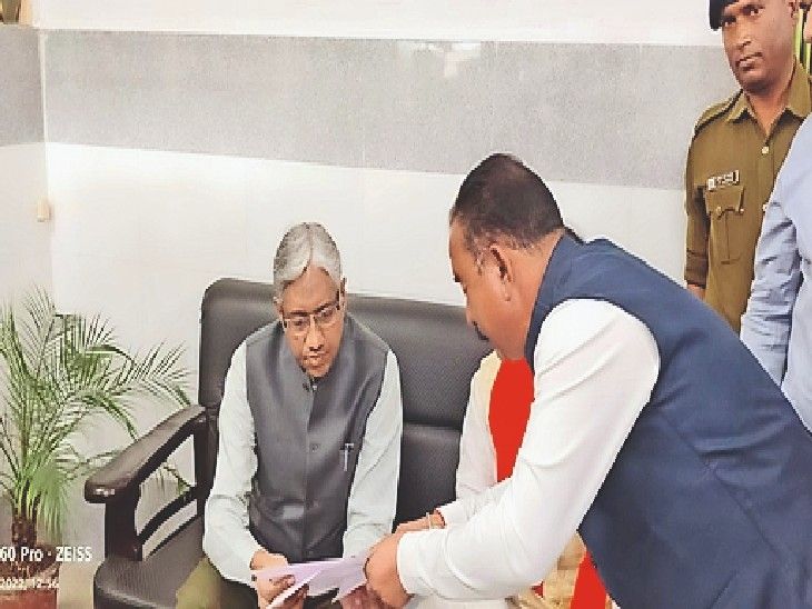 Stoppage of trains not available in Multai on repeated demand, waiting ...