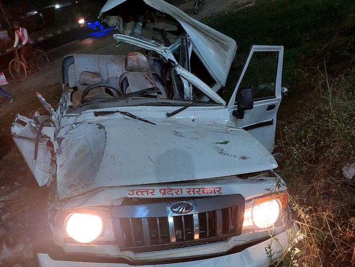 Driver died on the spot, Excise Inspector Moradabad referred in critical condition | अमरोहा में ...