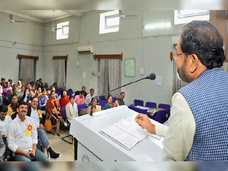 Unique use of language style in Naresh Mehta's poetry, word plan is ...