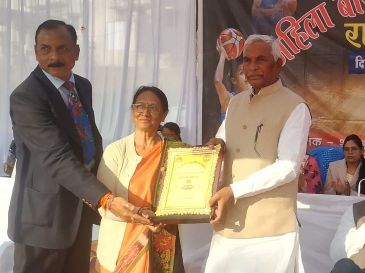 Jabalpur won the final match by defeating Gwalior in women's basketball