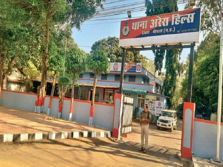 The color of all the police stations of the Police Commissionerate is ...