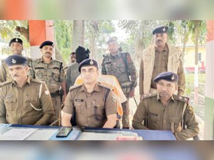 Seeing Mithun Mahato in an objectionable position with his wife at the wedding ceremony, the ...