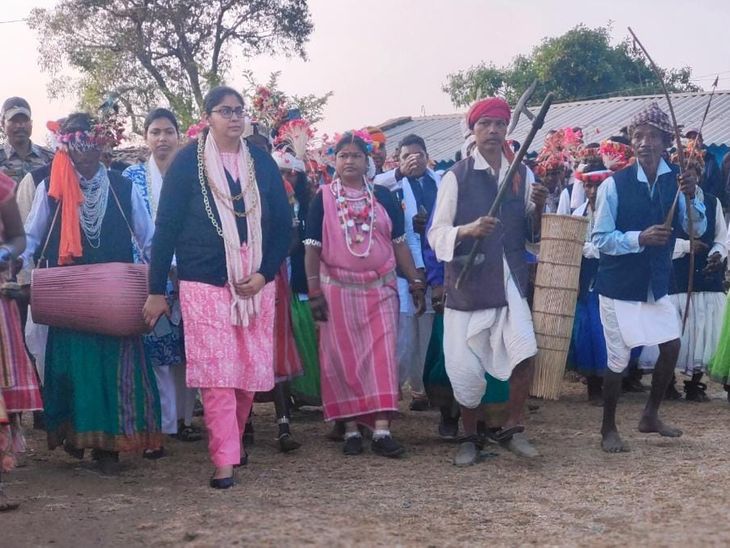 Baiga dance troupes spread their wings; Guests enjoyed Page-Bhaji ...
