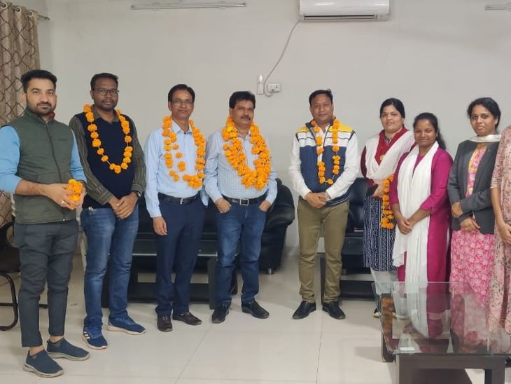 Harda Tehsildar became Tehsildar, Khirkiya Tehsil Rajendra Panwar ...
