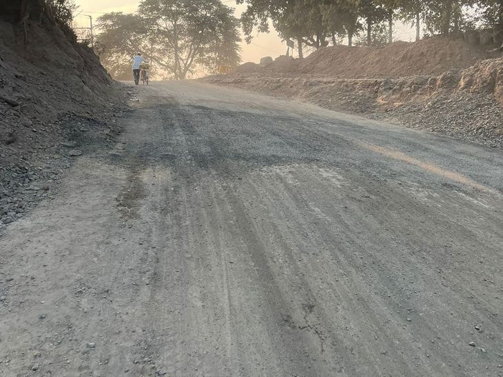 Highway link culvert dilapidated asphalt road repaired, the road was ...
