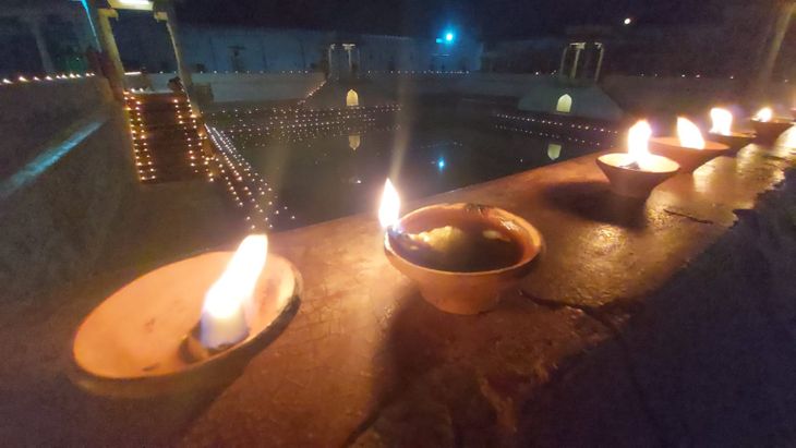 21 thousand lamps lit in Vrindavan's Ranganath temple, grand event held ...