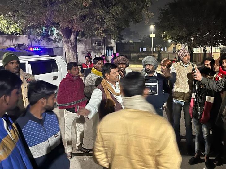 Youth dies after hitting electric pole in Gunnaur Police took him to ...