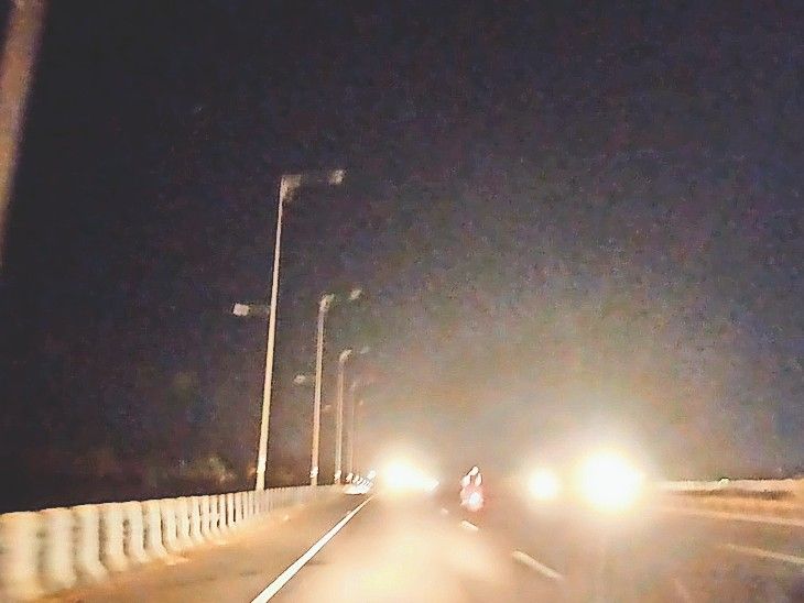 Lights of Chandpura Overbridge and Khatakia Bridge are off, no solution ...