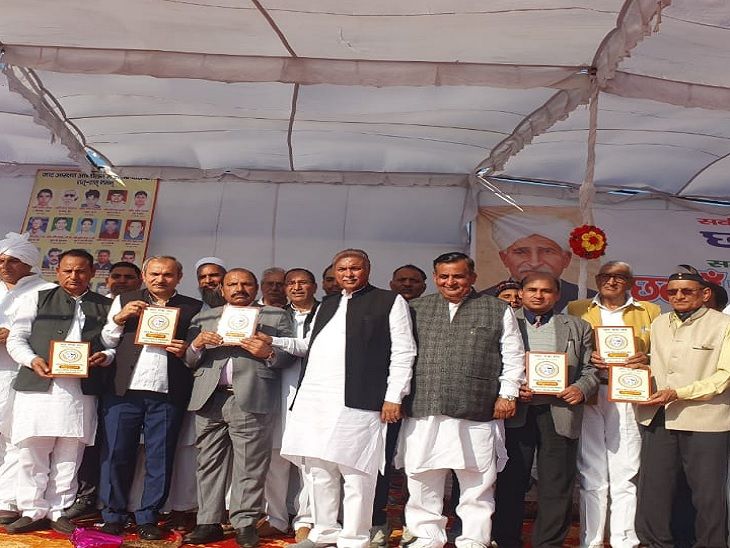 Rohtak News; Jat leader gathered in Rohtak, Yashpal Malik said: He is ...