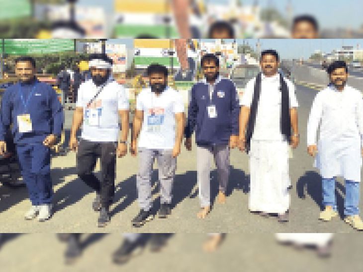 Former Kerala CM Chandy's son walks barefoot all the way | अलग-अलग ...