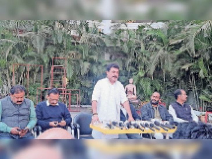 Amrit Mahotsav organized on Jayant Malaiya's 75th birthday on 11th ...