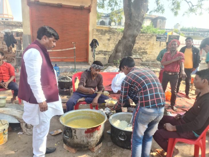People have neither a house to live nor a place to cook.Ayodhya ...