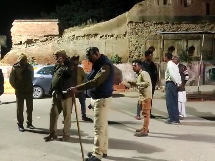 Woman and youth died on the spot, child minorly injured | बदायूं में ...