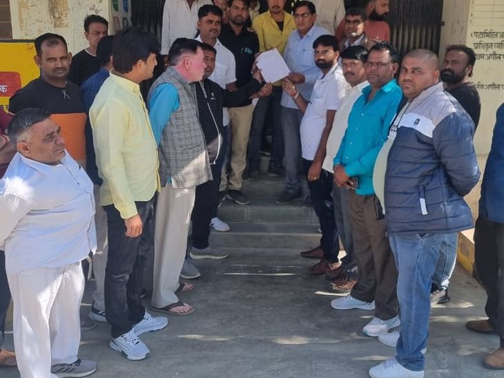 Angry people submitted memorandum to the administration, warned of ...