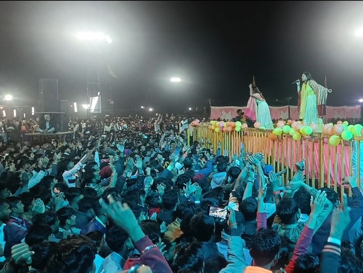 Famous singers Adhishtha-Anushka gave excellent performances, devotees ...