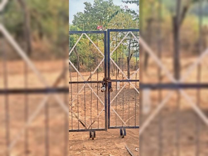 2 out of 8 accused arrested, church gate locked, traffic happens in ...