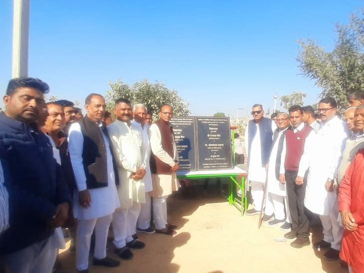 Foundation stone laid for construction works in Ward 42, old market ...