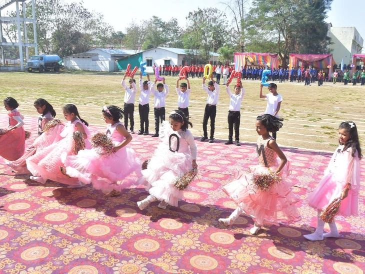 The Collector hoisted the flag and lit the torch; Promising honored ...