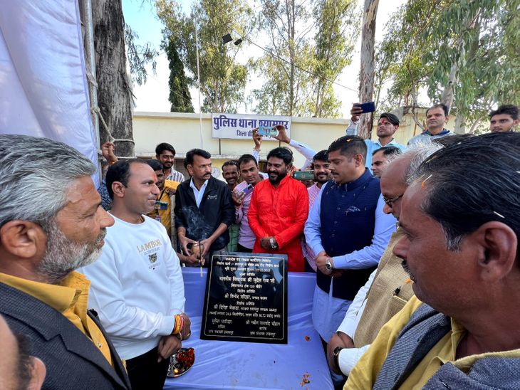Road to be built at a cost of thirty crores, MLA Sudesh Rai performed ...