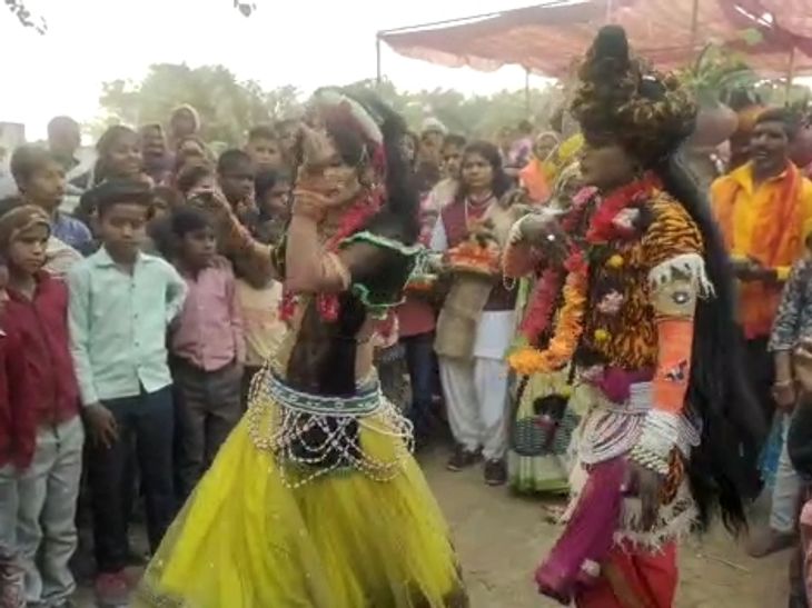 Shrimad Bhagwat Katha organised in Sahaswan Lothar Kalash Yatra taken ...